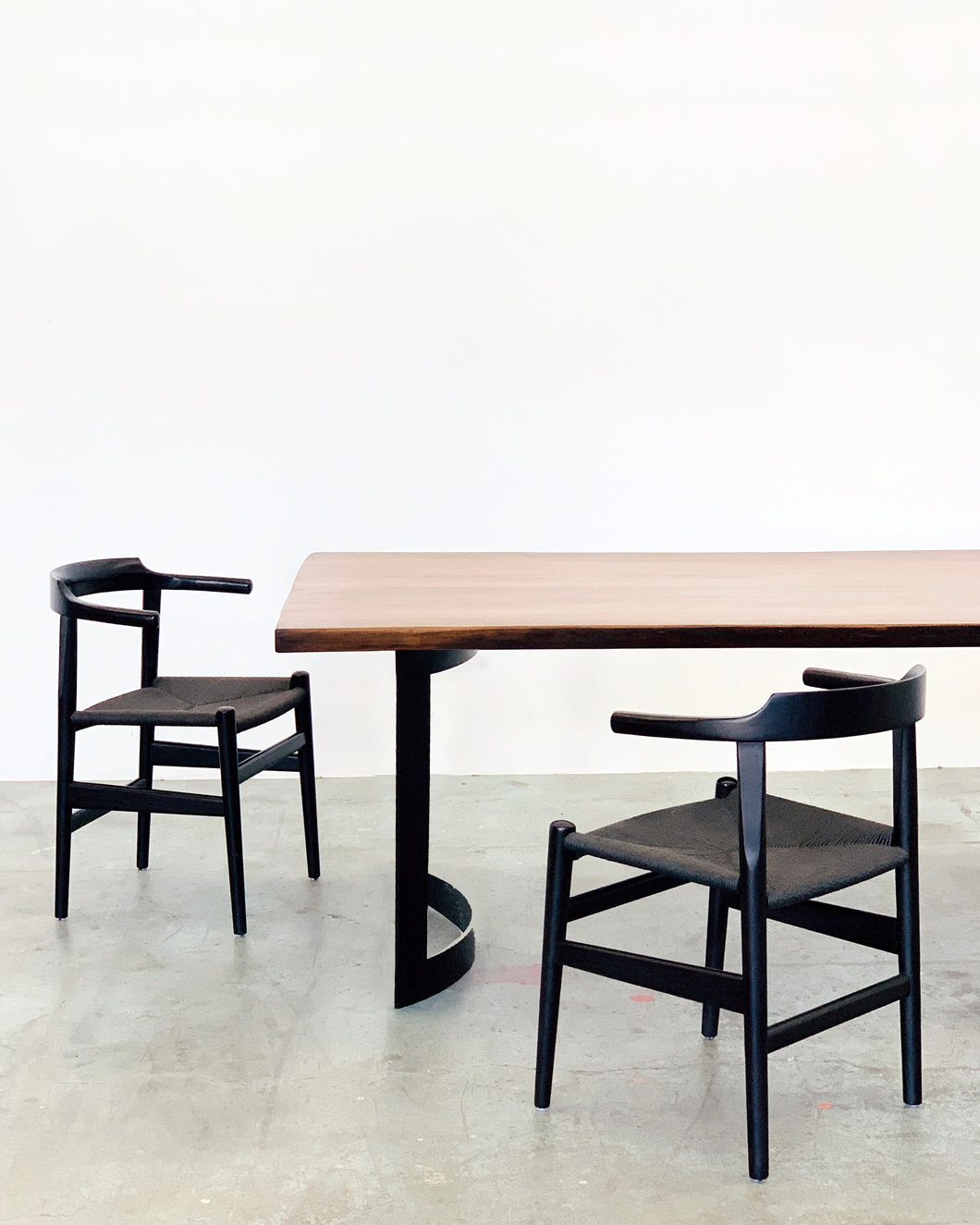 Mars Live Edge Dining Table - Walnut with Curved Leg – SOBU